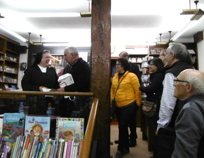 PRESENTACIÓN LIBRO "MEJOR SERÁ QUE HILEN" - Red de librerías Paulinas