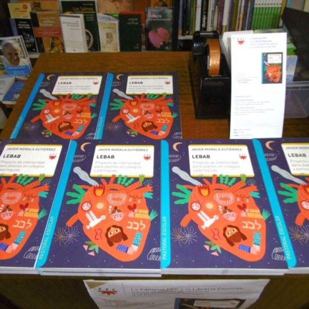 CRÓNICA PRESENTACIÓN LEBAB POR JAVIER MORALA - Red de librerías Paulinas